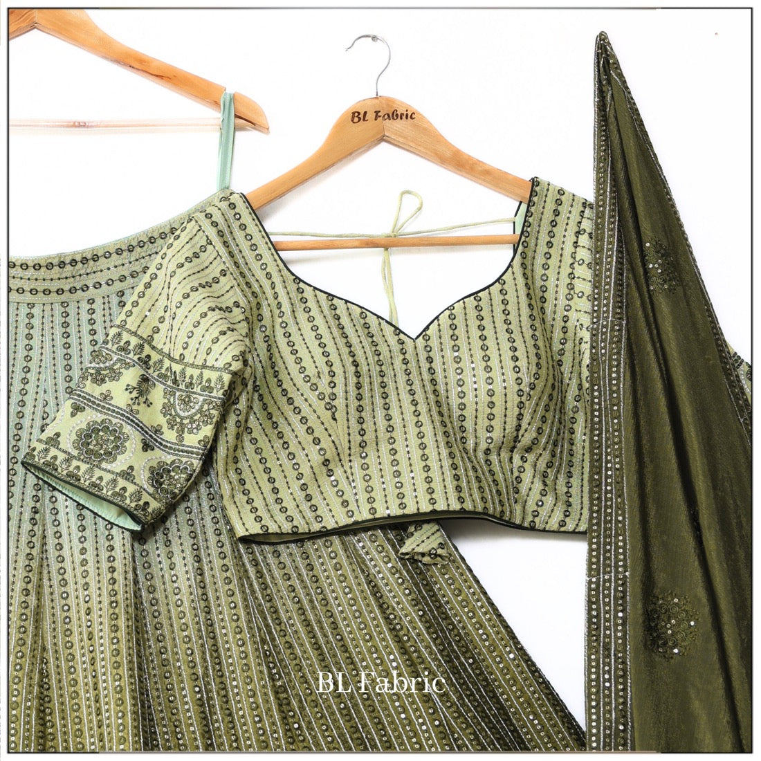 Shadding Mehendi color Sequence Embroidery work Designer Wedding Lehen ...